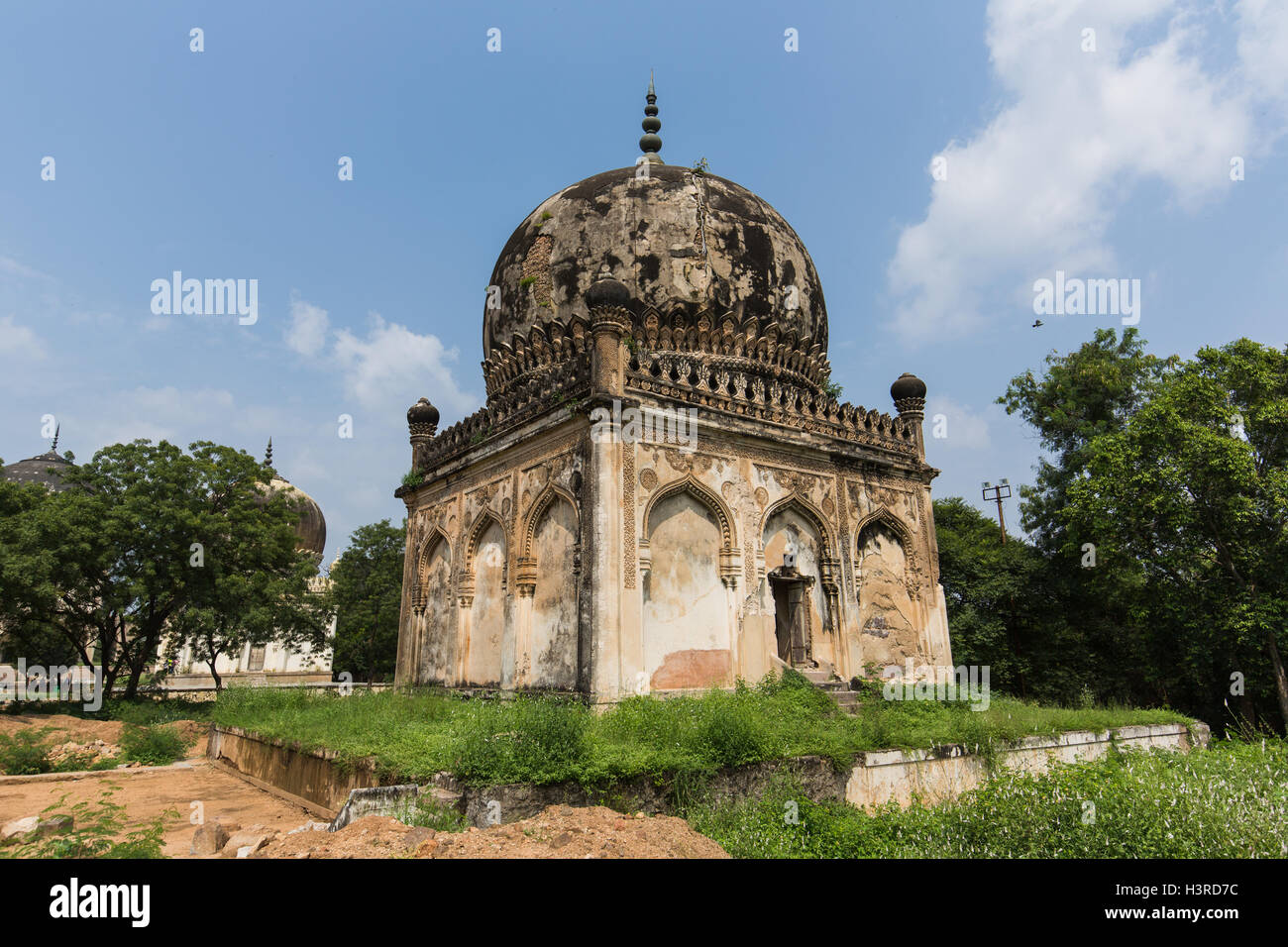 Commanders Tomb aka Tomb of Mohammed at Qutb Shahi Tombs in Hyderabad ...