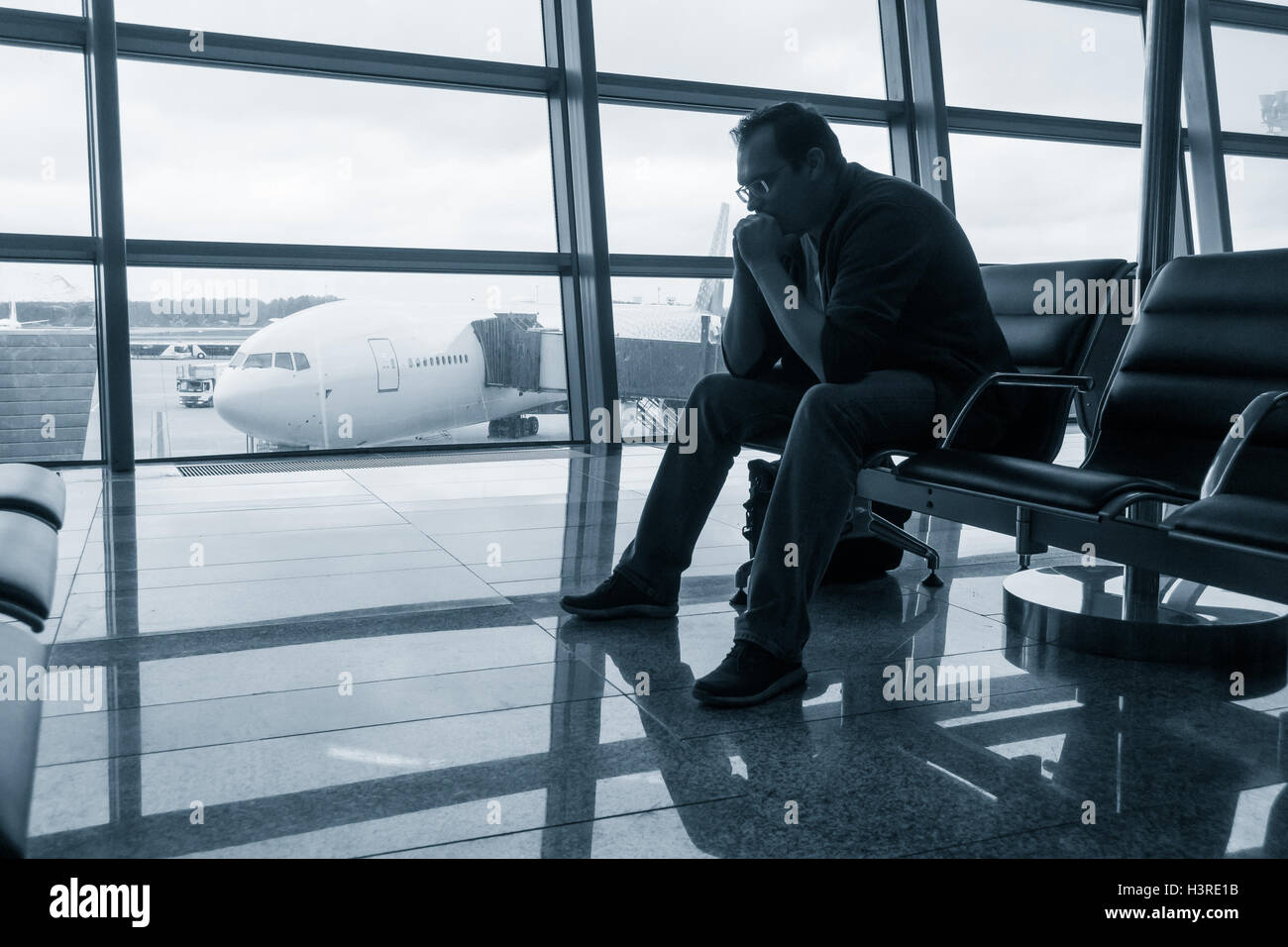 Sad lonely man waiting hi-res stock photography and images - Alamy