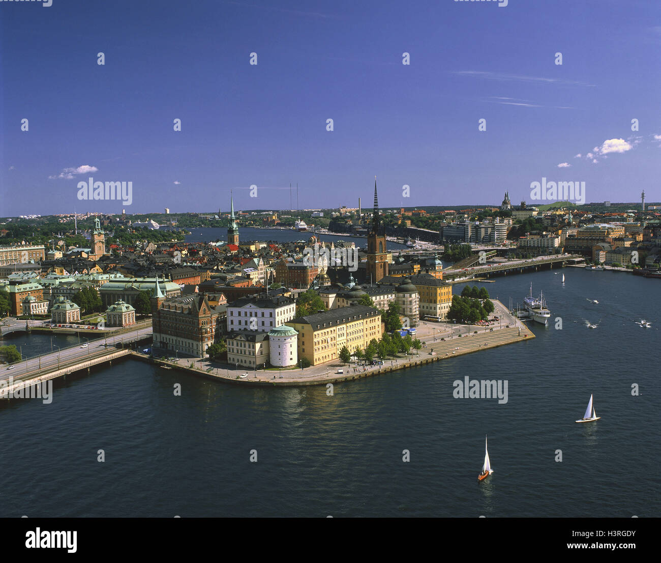 Sweden, Stockholm, Riddarholmen, Old Town, town view, river, structures ...