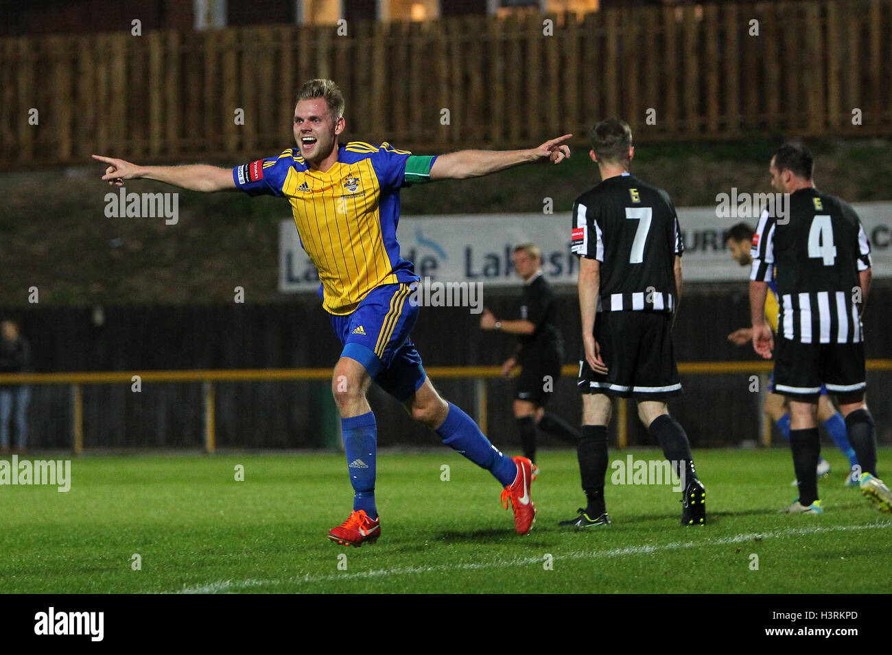 Dereham town football hi-res stock photography and images - Alamy