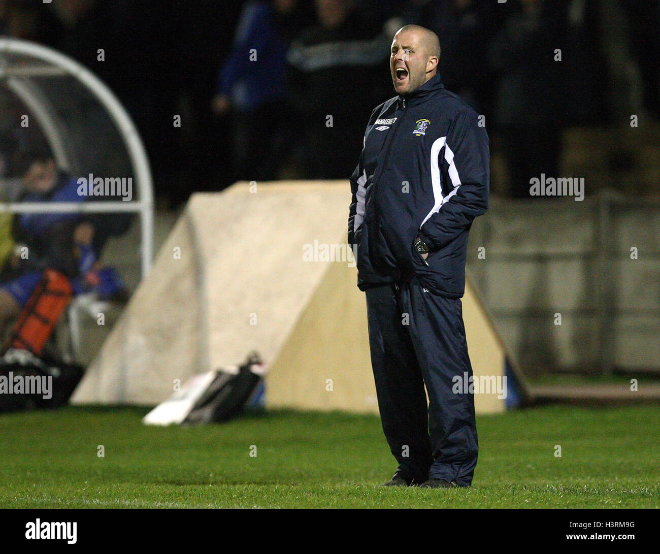 Football manager shouting hi-res stock photography and images - Alamy