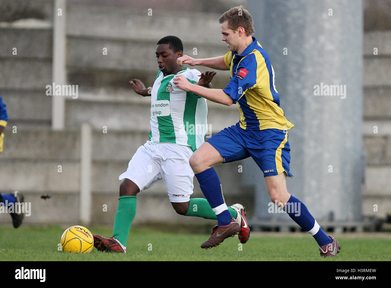 Jack Barry in action for Romford - Romford vs Great Wakering Rovers ...