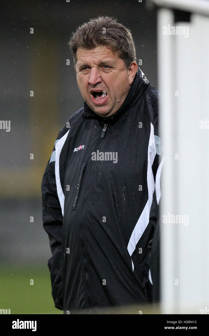 Heybridge coach Steve Smith - Romford vs Heybridge Swifts - Ryman ...