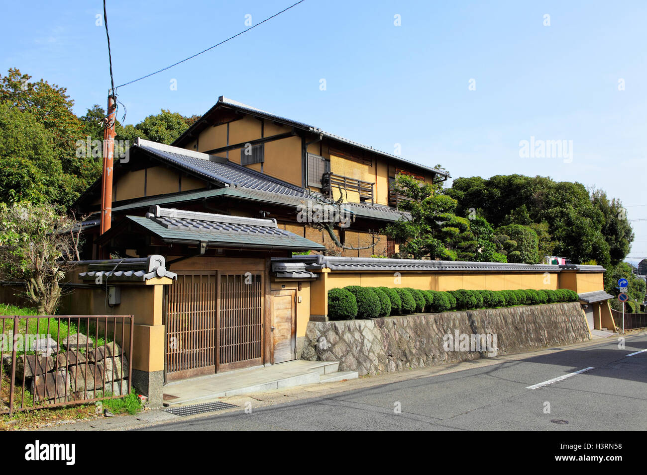 Traditional Japanese building Stock Photo - Alamy