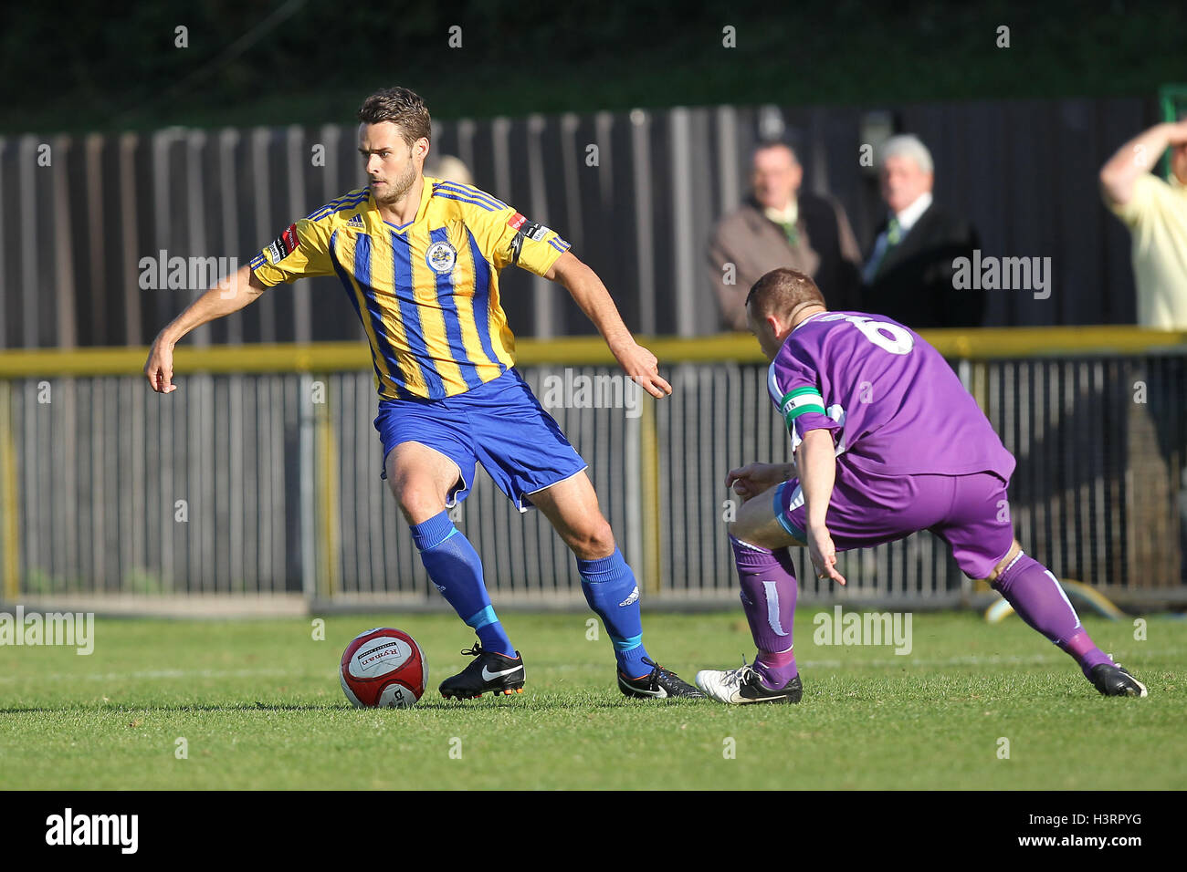 Paul Clayton in action for Romford - Romford vs Thurrock - FA Challenge ...