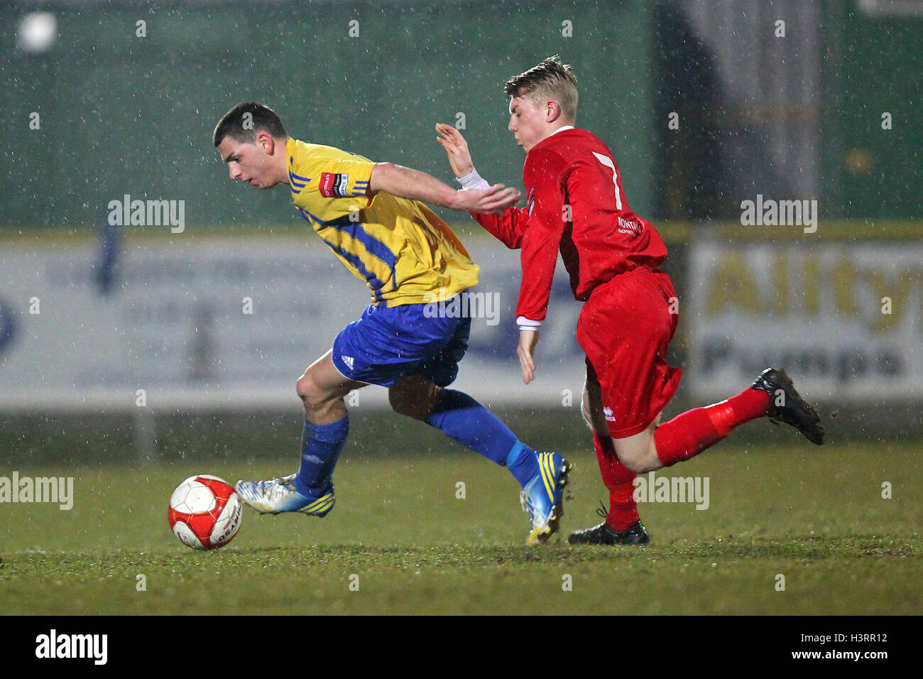 Michael Sammut of Romford and Ryan Blackman of Tilbury - Romford vs ...