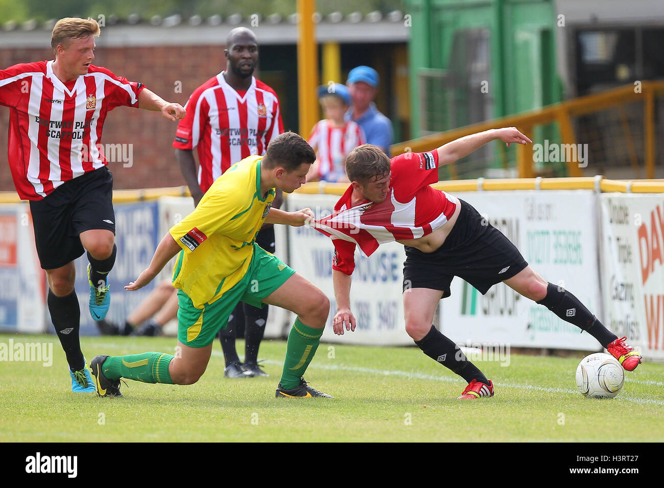 Lewis Clark of Thurrock grapples with Joey May of Hornchurch - Thurrock ...