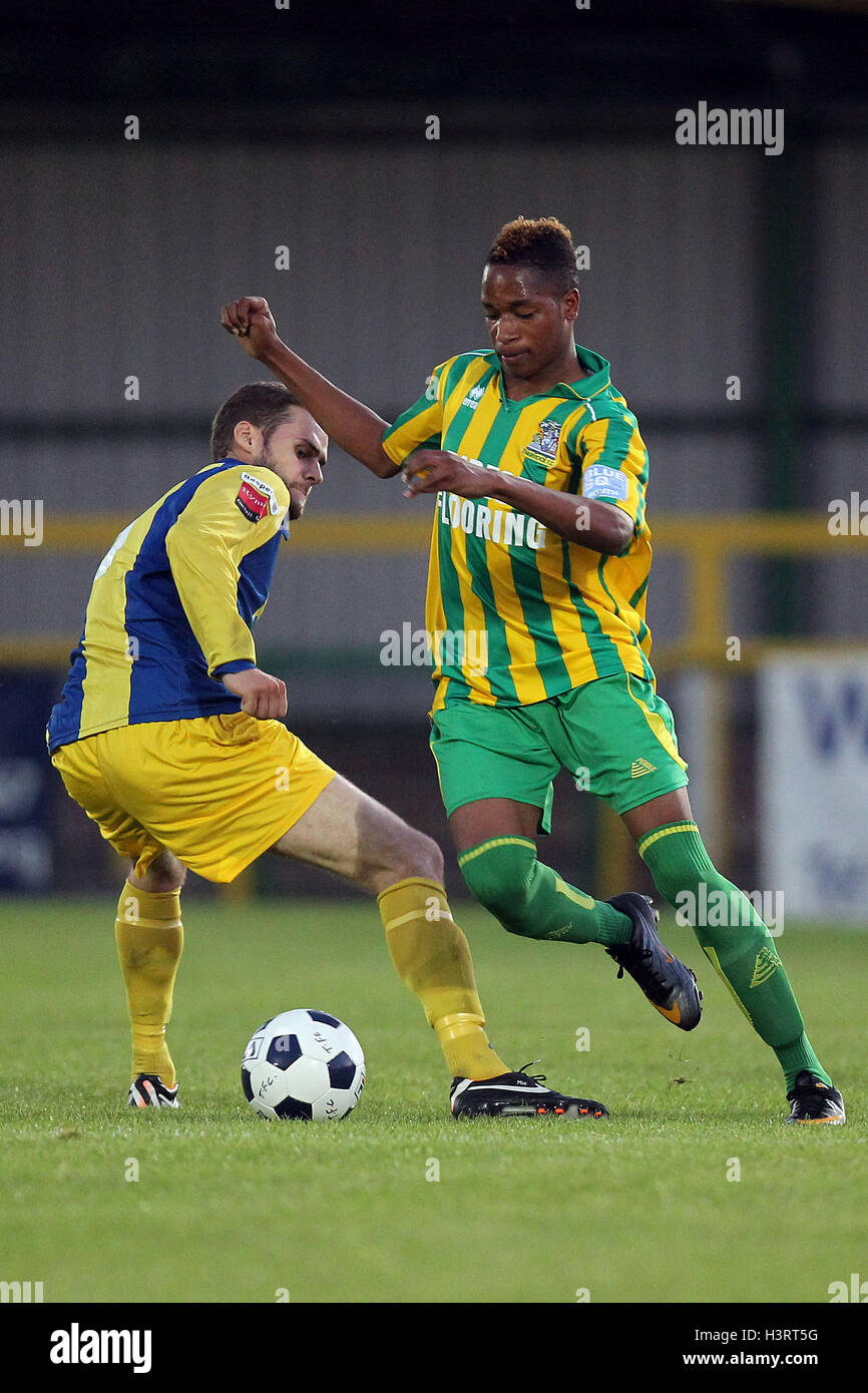 Paul Clayton in action for Romford - Thurrock vs Romford - Friendly ...