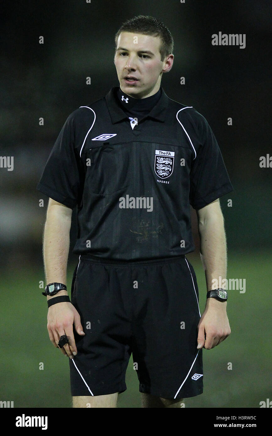 Grassroots football referee hi-res stock photography and images - Alamy