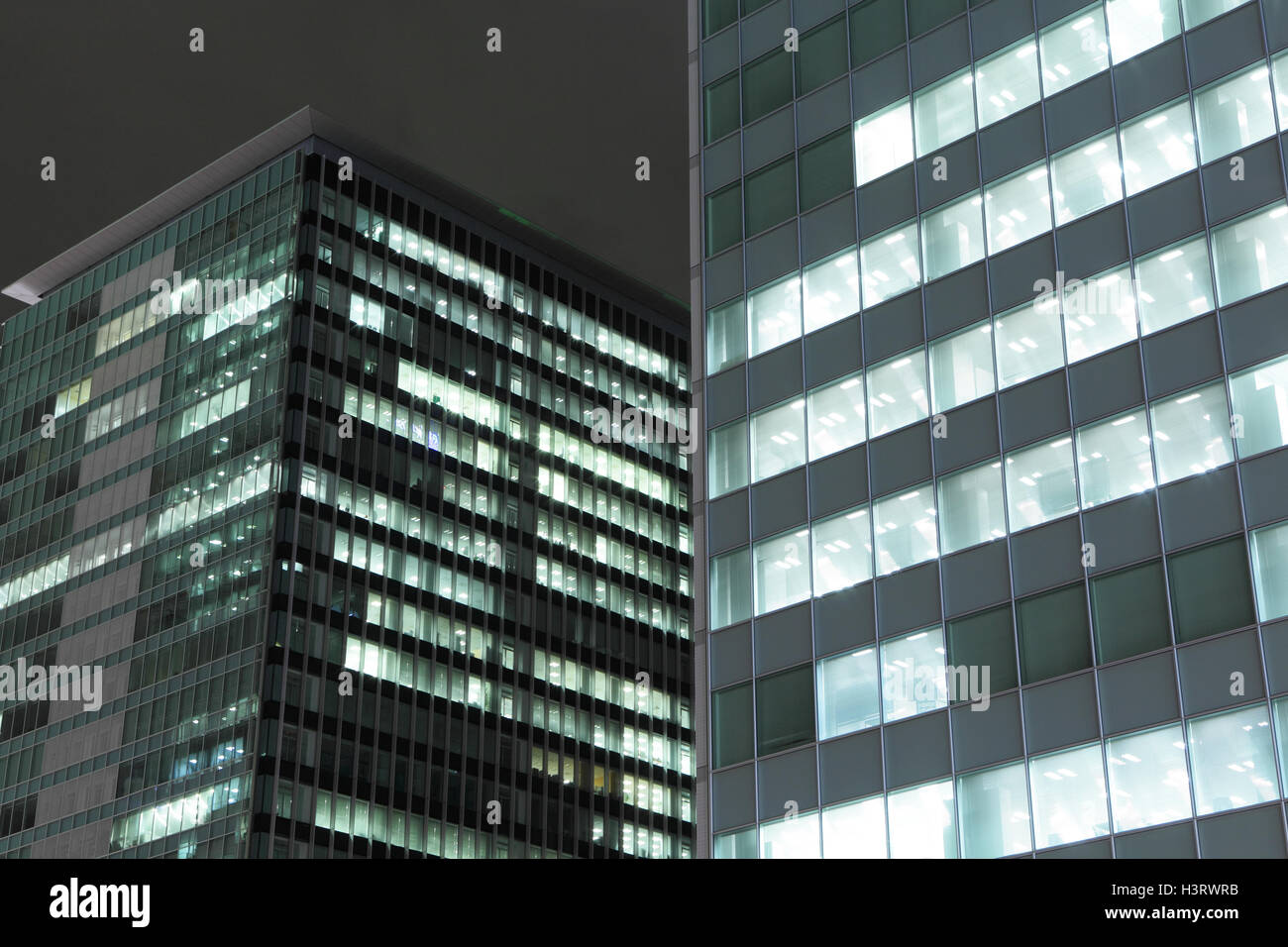 Night shot of contemporary building Stock Photo - Alamy