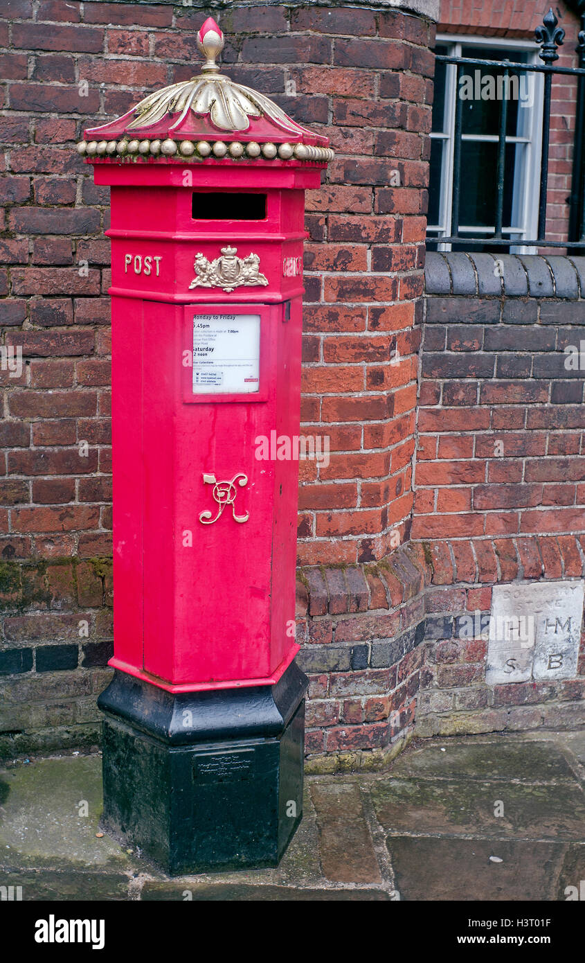 Victorian,vintage,Post Box, Church Hill, Harrow-on-the-Hill, ornate ...