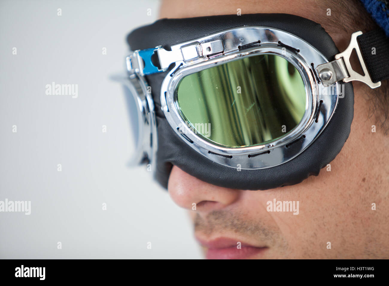 Man aviator glasses hi-res stock photography and images - Alamy