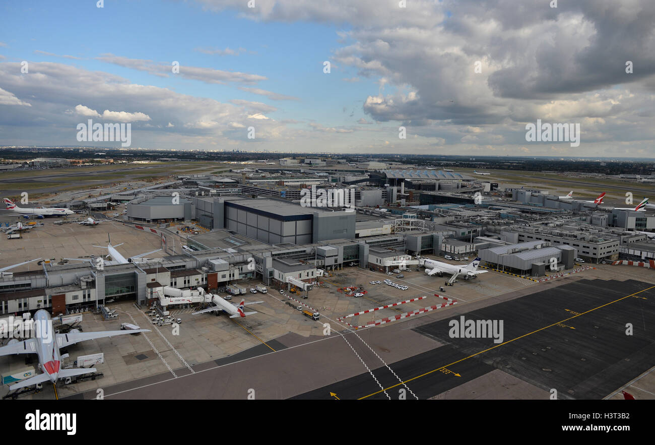 A general view of London's Heathrow Airport Stock Photo - Alamy