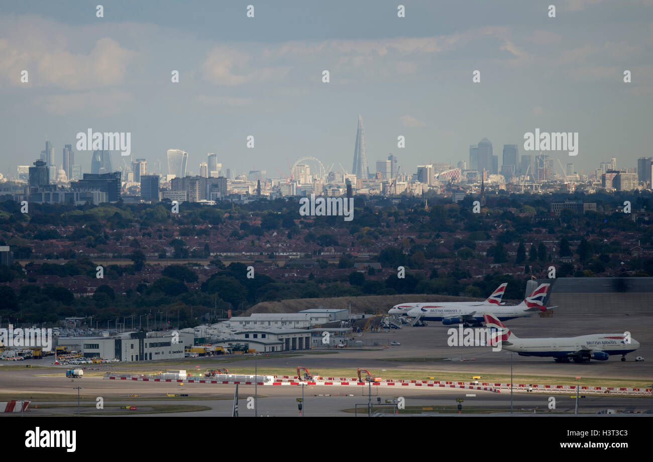 A general view of London's Heathrow Airport Stock Photo - Alamy