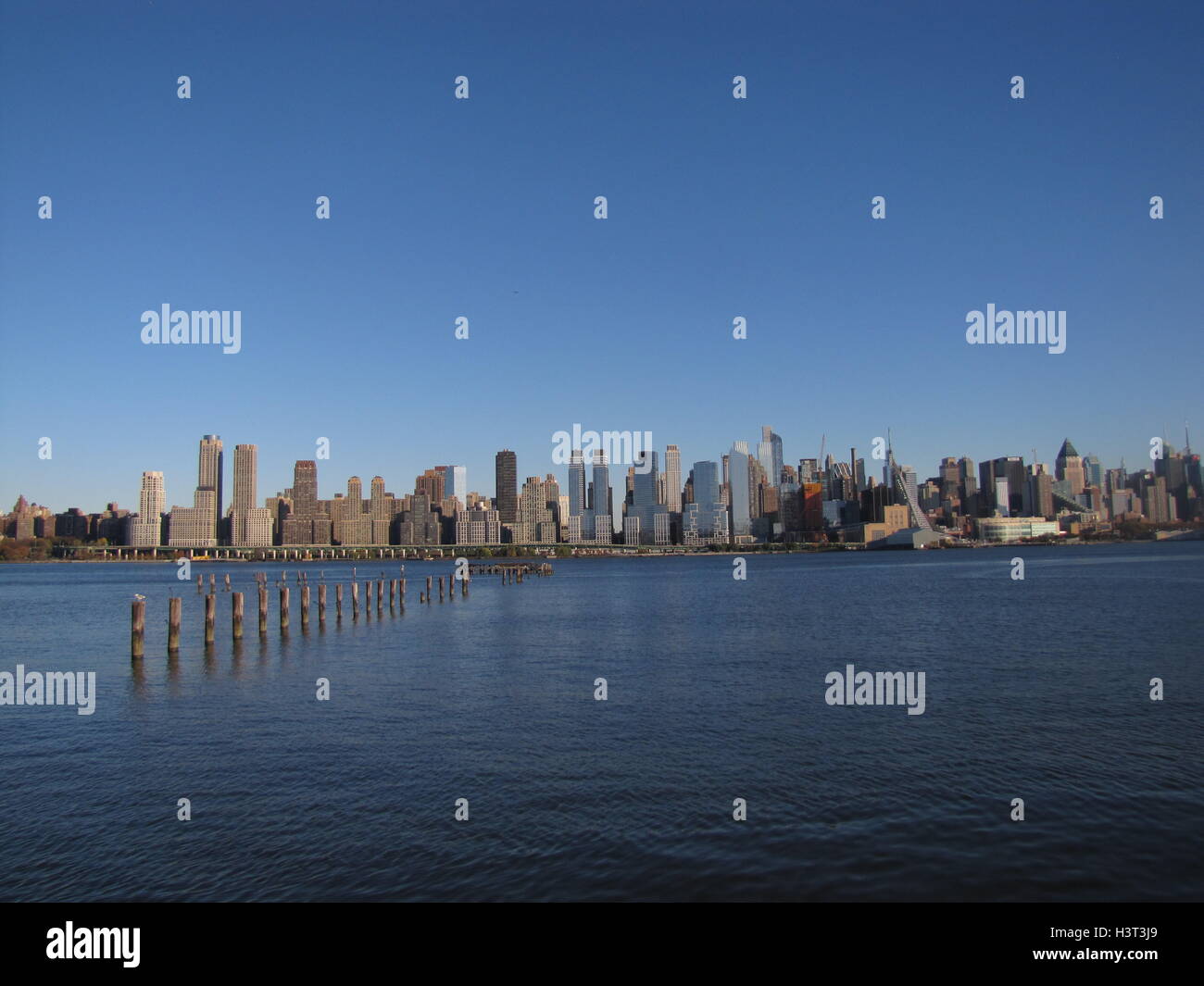 Suburb manhattan hi-res stock photography and images - Alamy