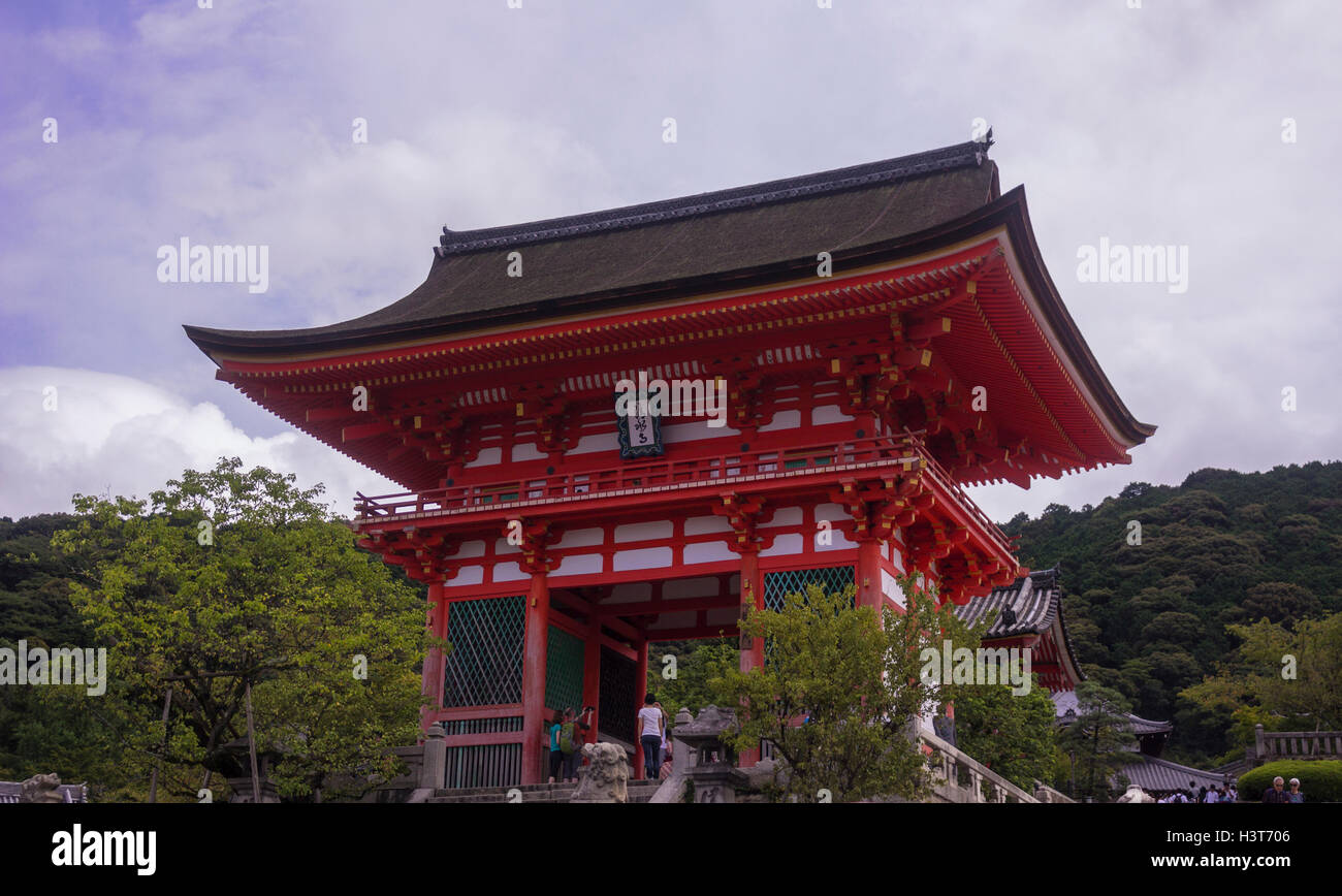 Red temple building in Kiyomizu-dera grounds Stock Photo - Alamy