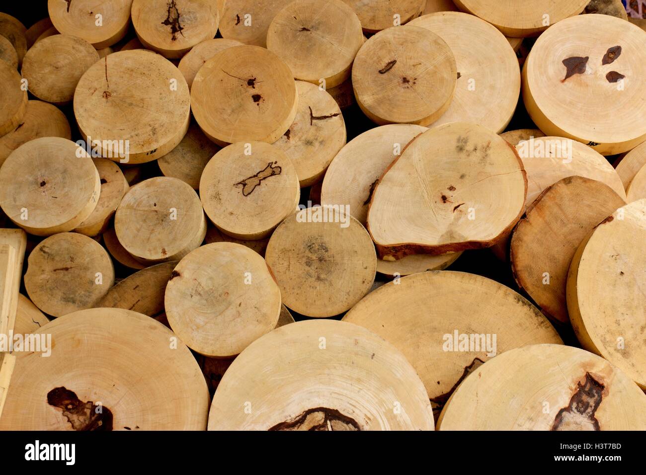 Set of many natural wooden chopping block background Stock Photo - Alamy