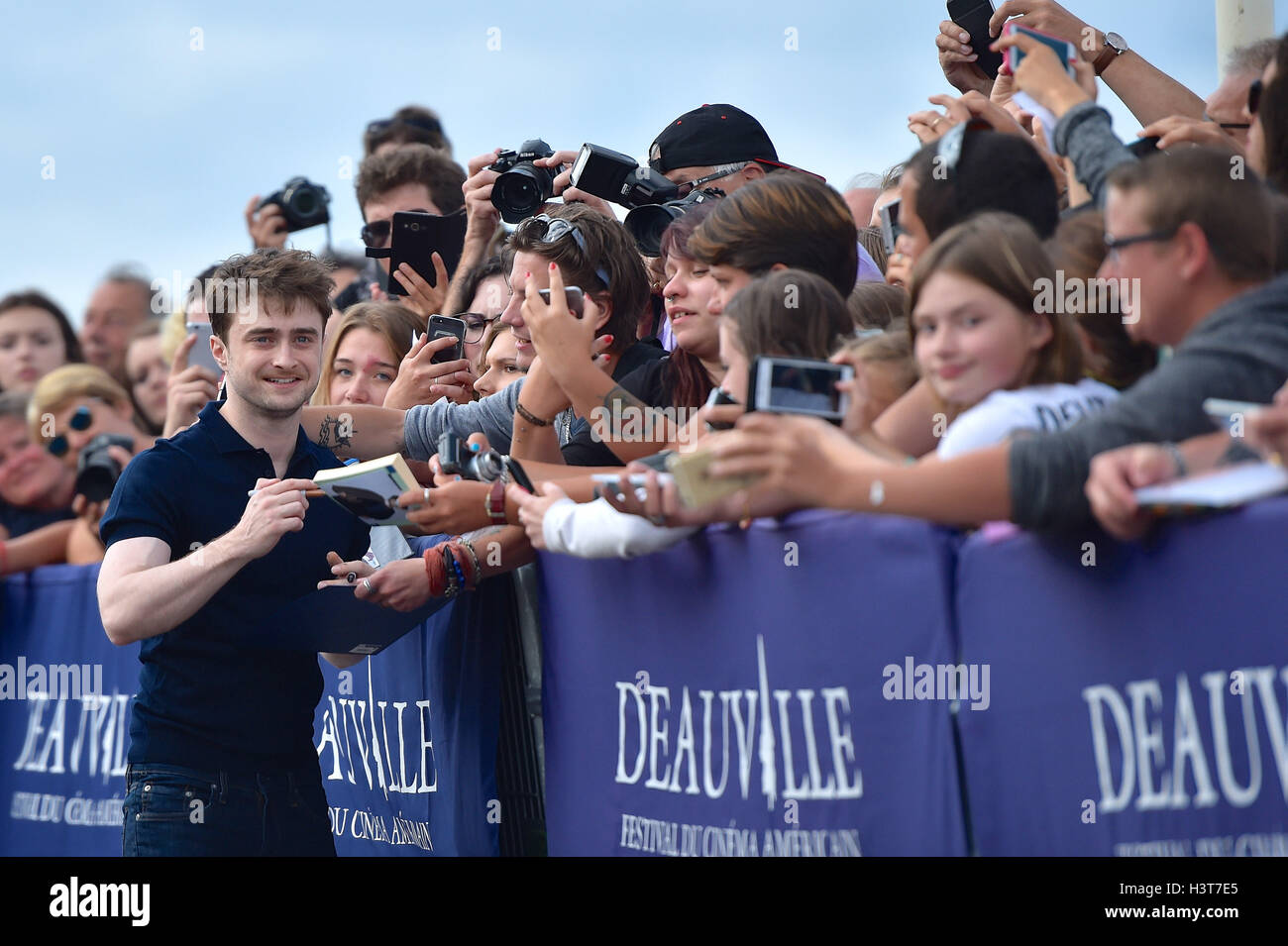Daniel Radcliffe unveils his dedicated beach locker room during the ...