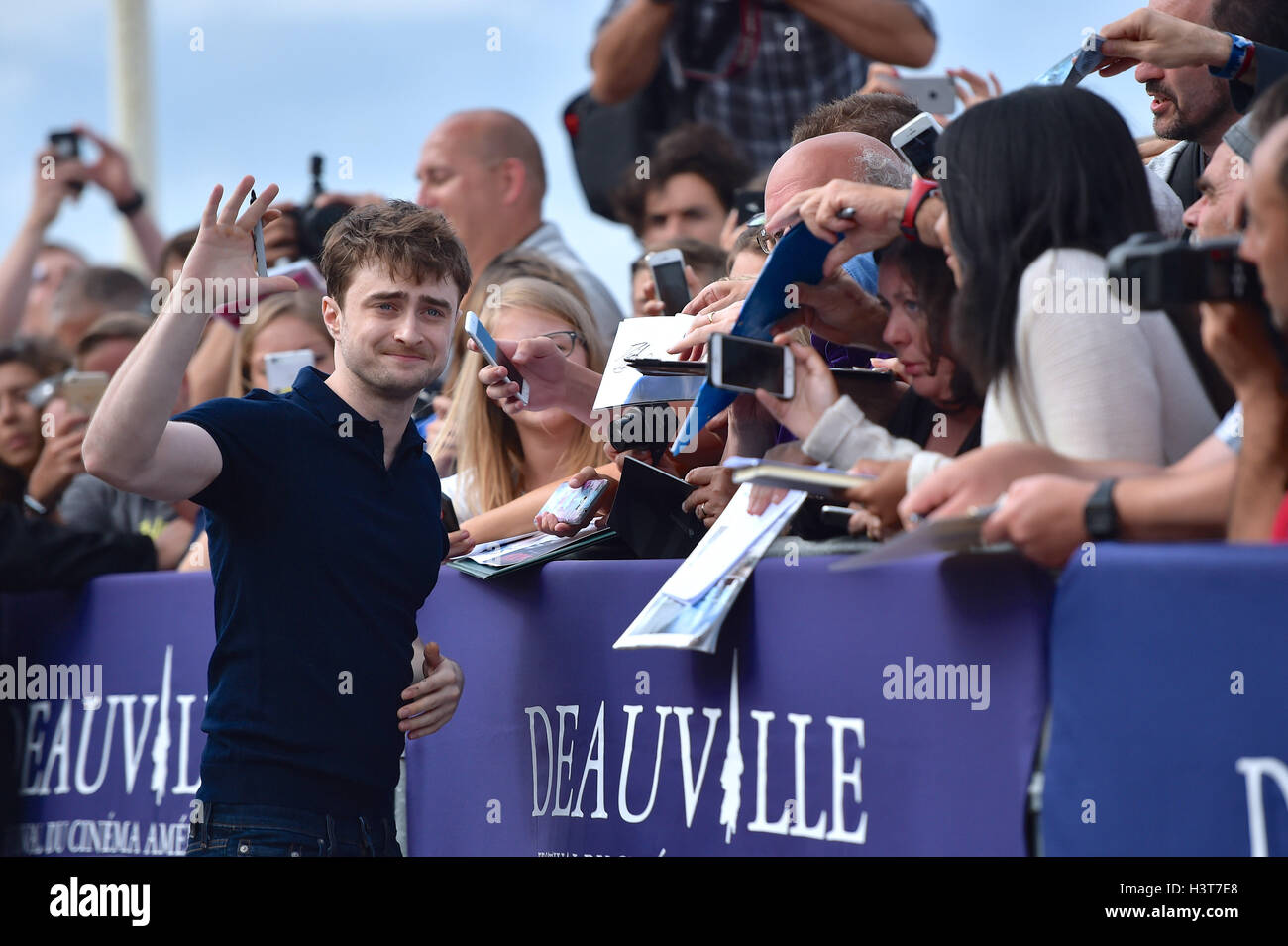 Daniel Radcliffe unveils his dedicated beach locker room during the ...