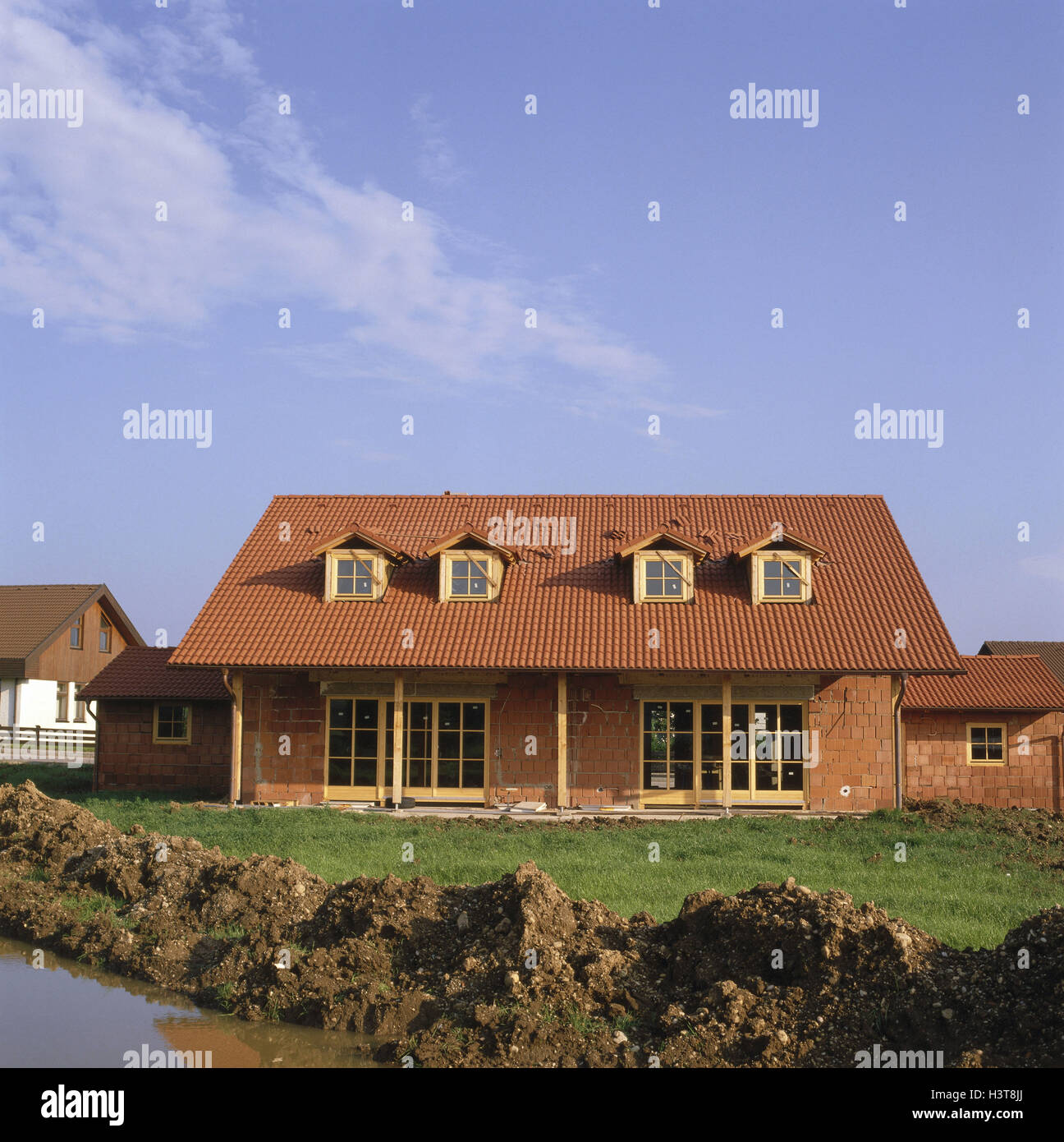 Single-family dwelling, shell, house, building of a house, construction ...