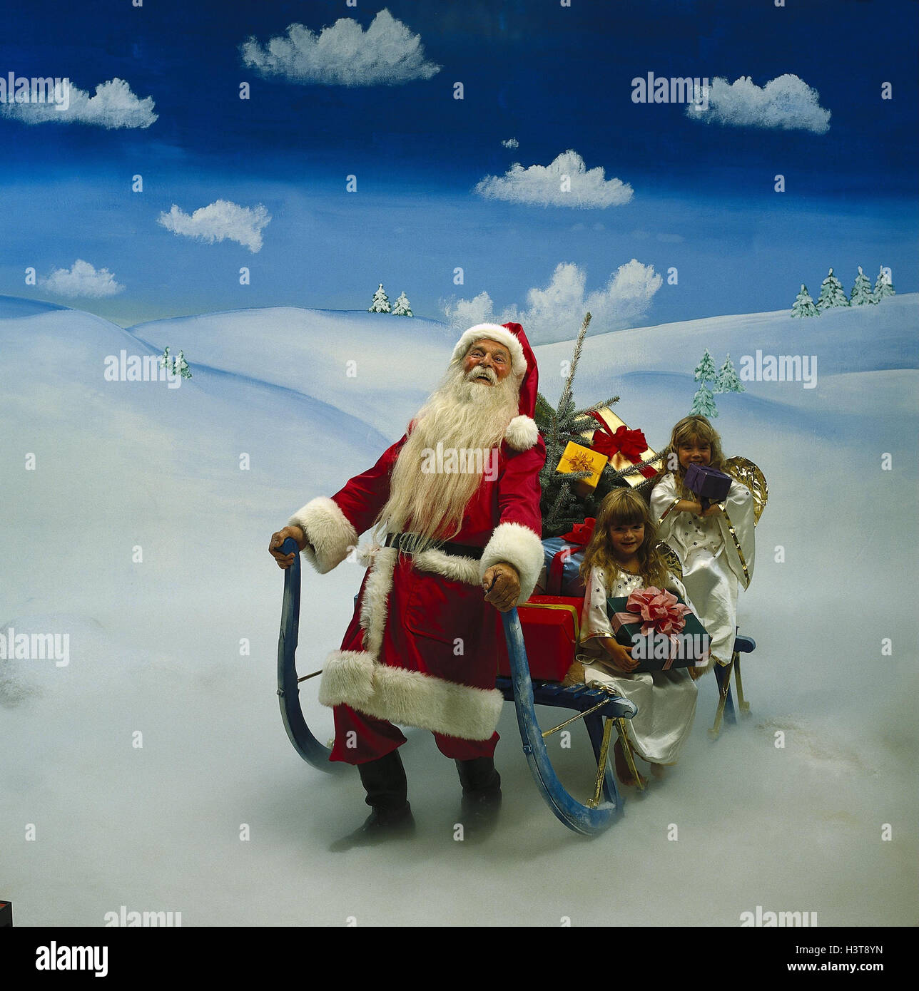 Covered slide hi-res stock photography and images - Alamy