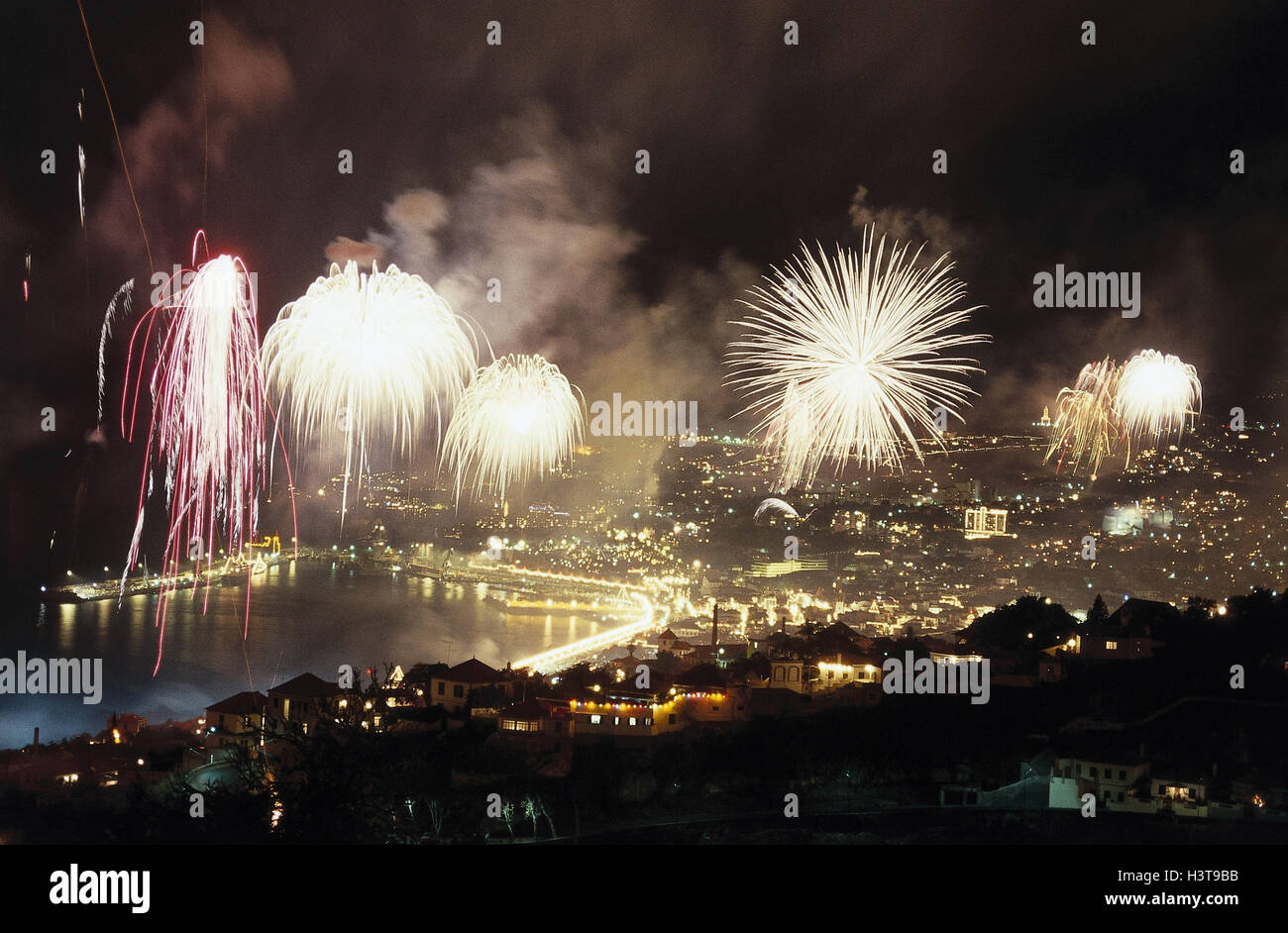 Portugal, Madeira, Funchal, town overview, fireworks, night Sylvester ...