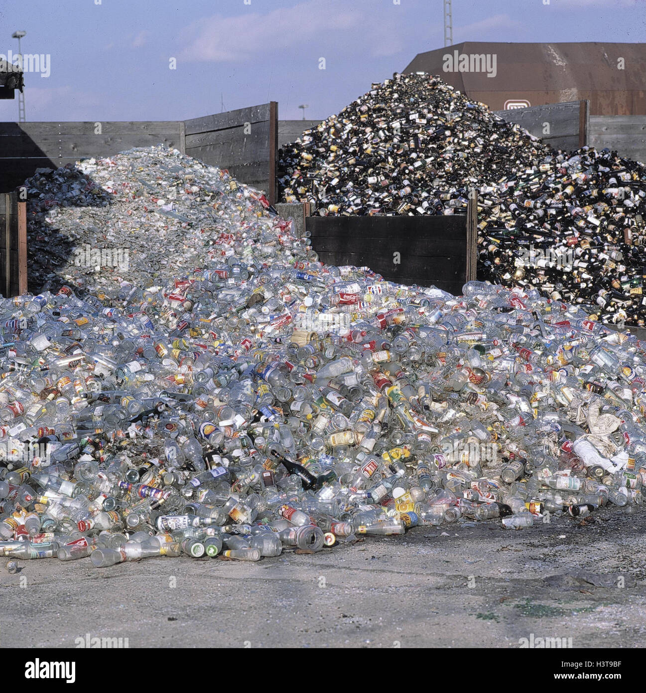 Recycling, Old glass, recycling court, glass, recycling, garbage ...