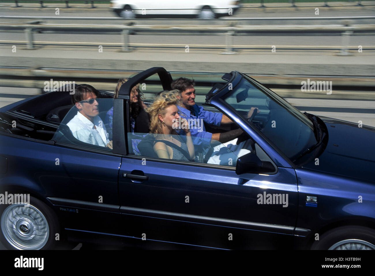 Couples, young, convertible, go, roof, openly highway, street ...