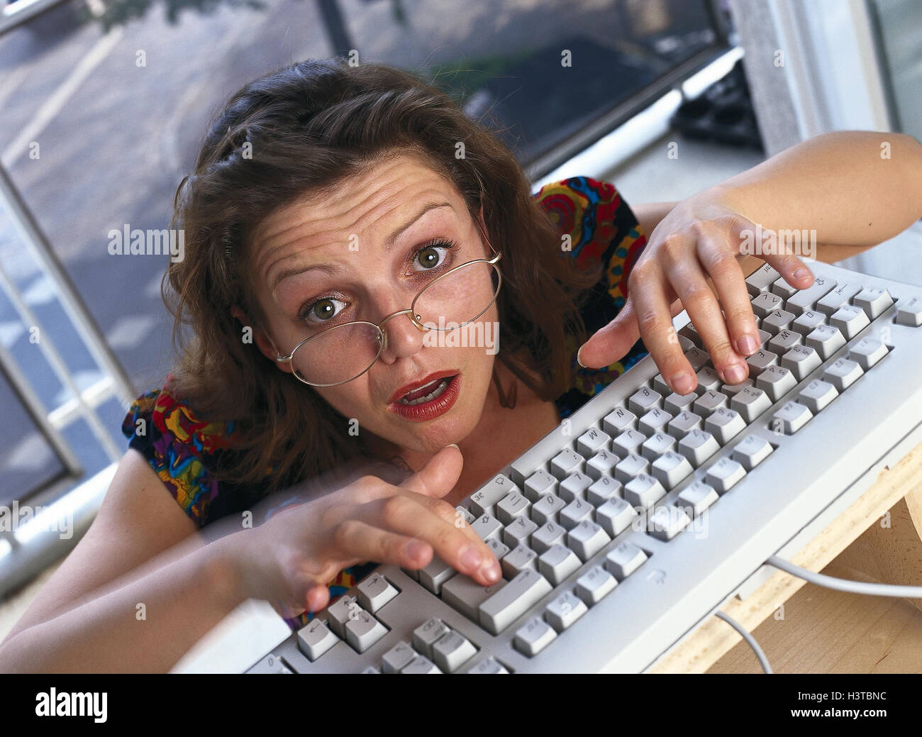 Woman, computer keyboard, gesture, near, mb 26 A5 Stock Photo - Alamy