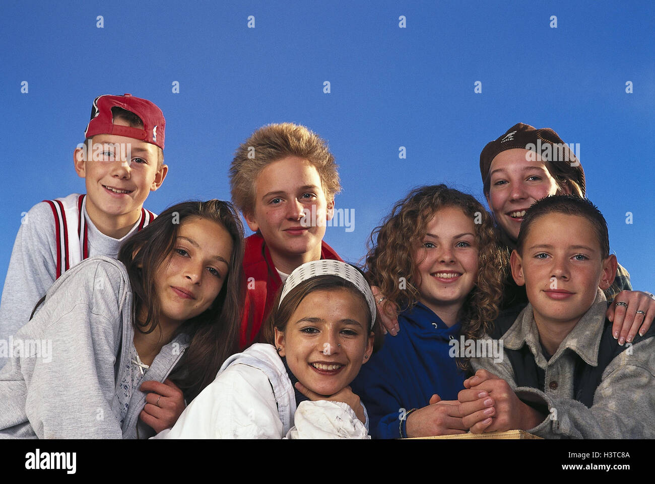 Teenagers, group picture, studio boys, girls, friends, friendship ...