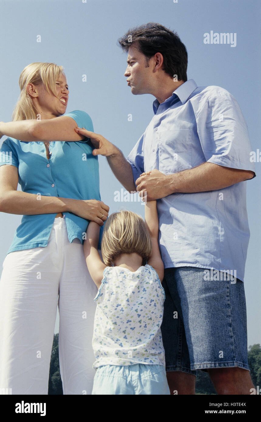 Parents, fight, subsidiary, very close, outside, family, separation ...