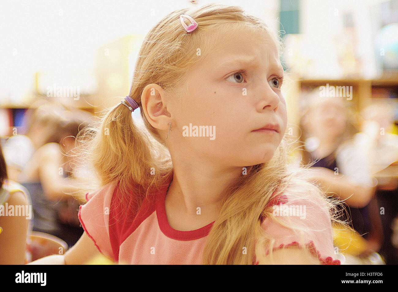 Classrooms, girls, view side view, forehead wrinkles, portrait, child ...