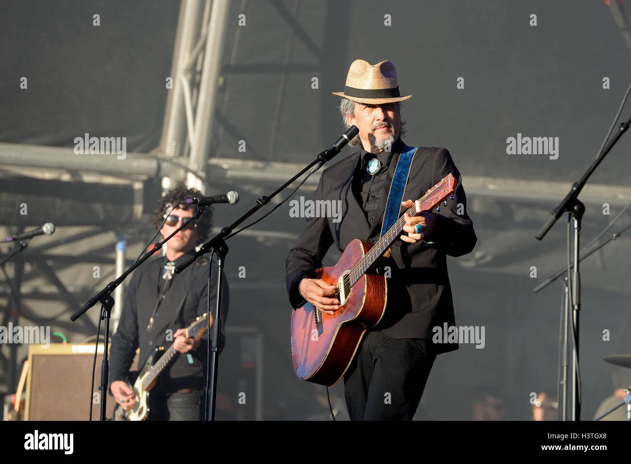 BARCELONA - MAY 28: Giant Sand (band) performs at Primavera Sound 2015 ...