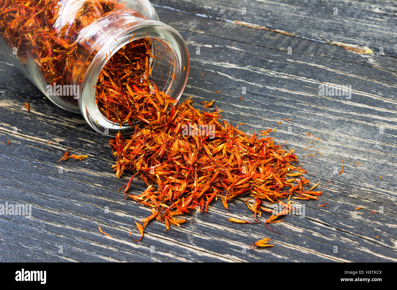 Saffron spice hi-res stock photography and images - Alamy