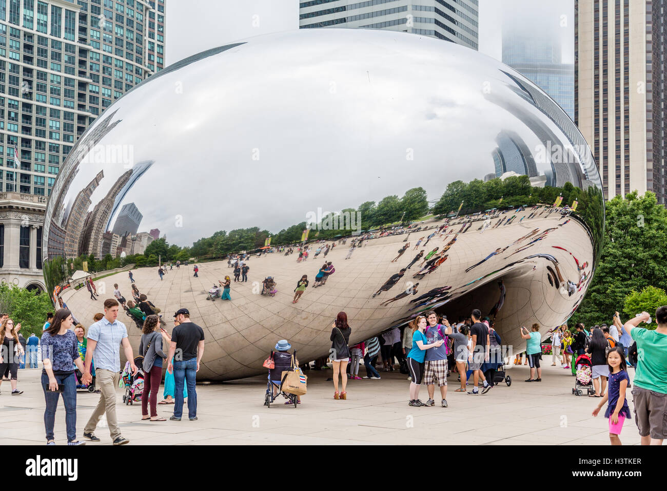 Views of and around 'The Bean' in Chicago Stock Photo - Alamy