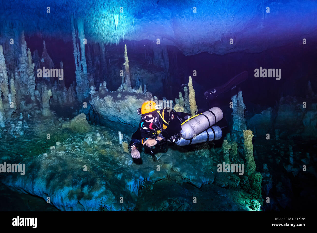 Yucatan cenotes images hi-res stock photography and images - Alamy