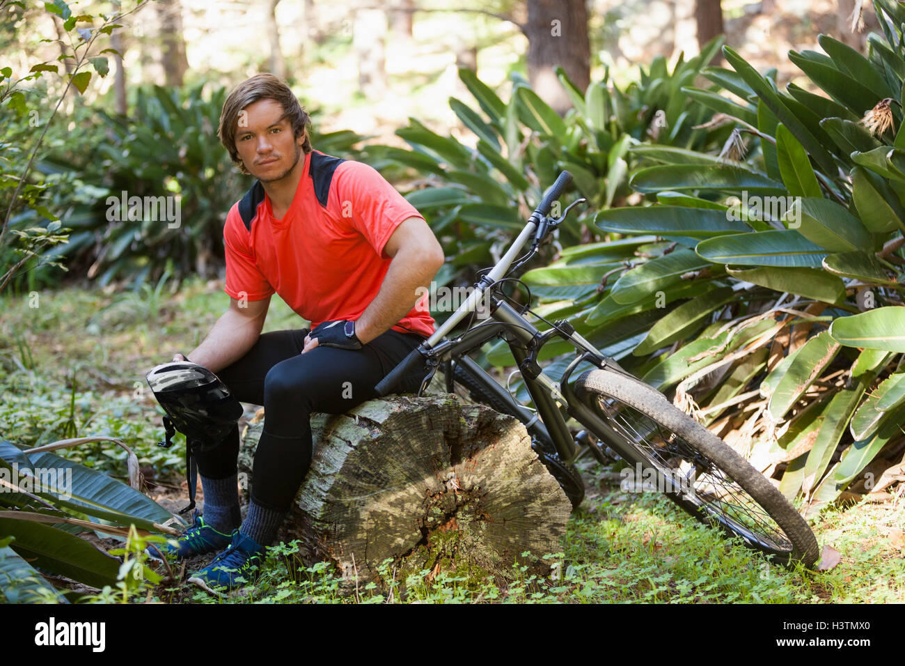 Exhausted cyclist hi-res stock photography and images - Alamy