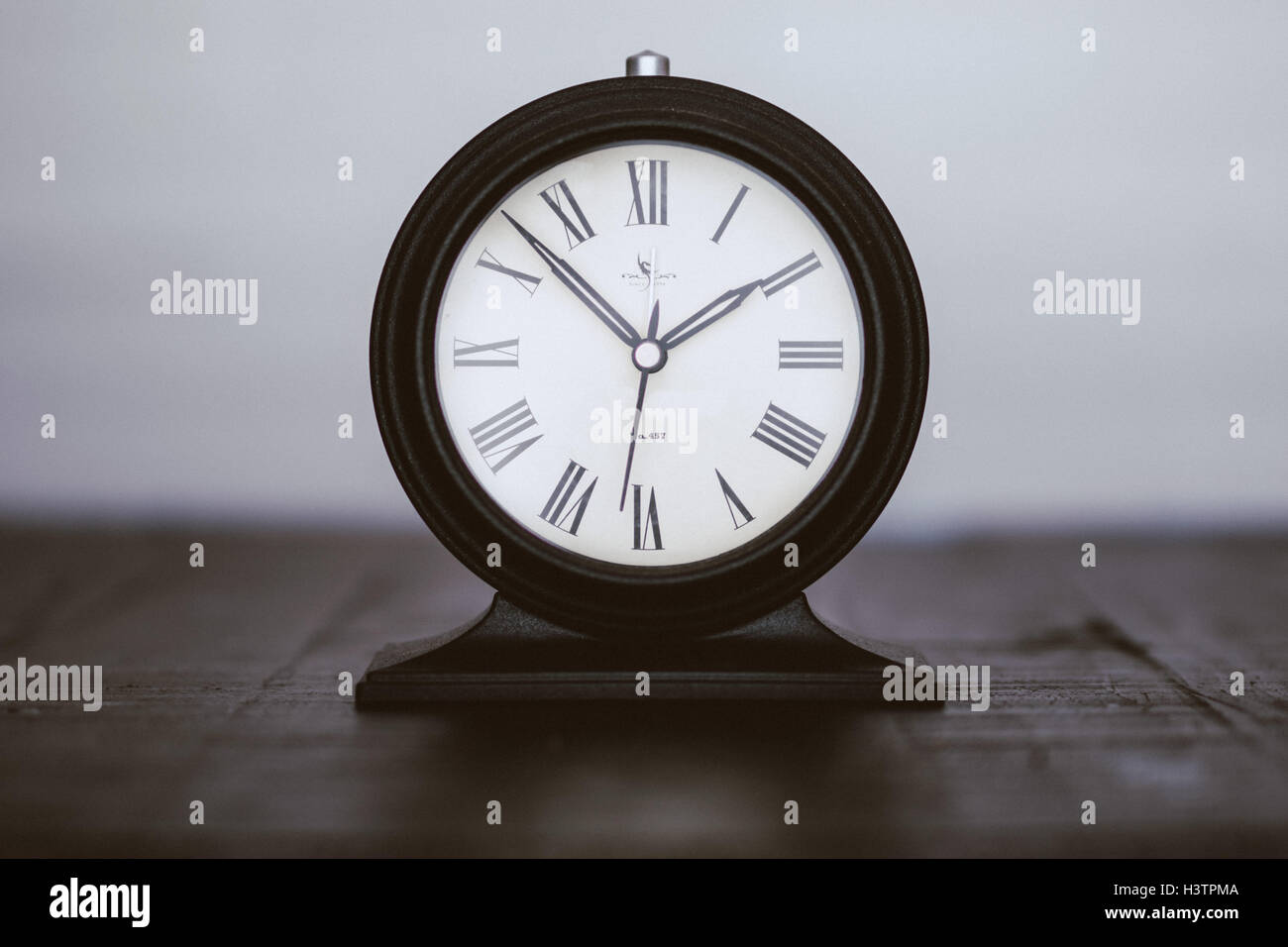 Hour hands hi-res stock photography and images - Alamy