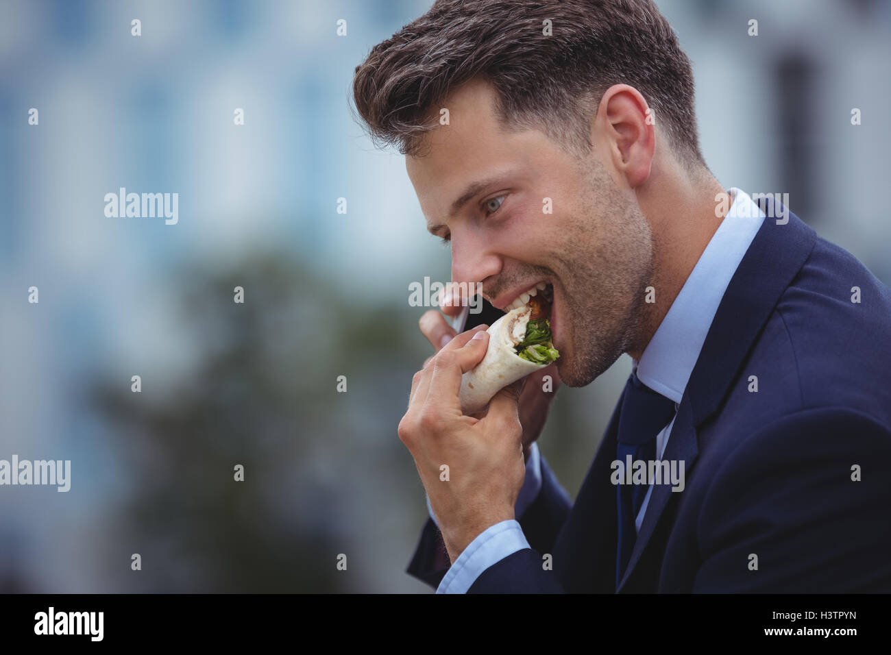 Eating snacks hi-res stock photography and images - Alamy