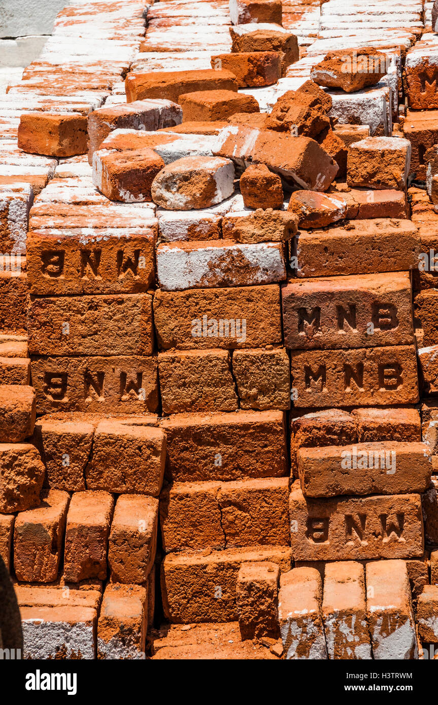 Stacked red bricks, full-frame, Usilampatti, Tamil Nadu, India Stock ...