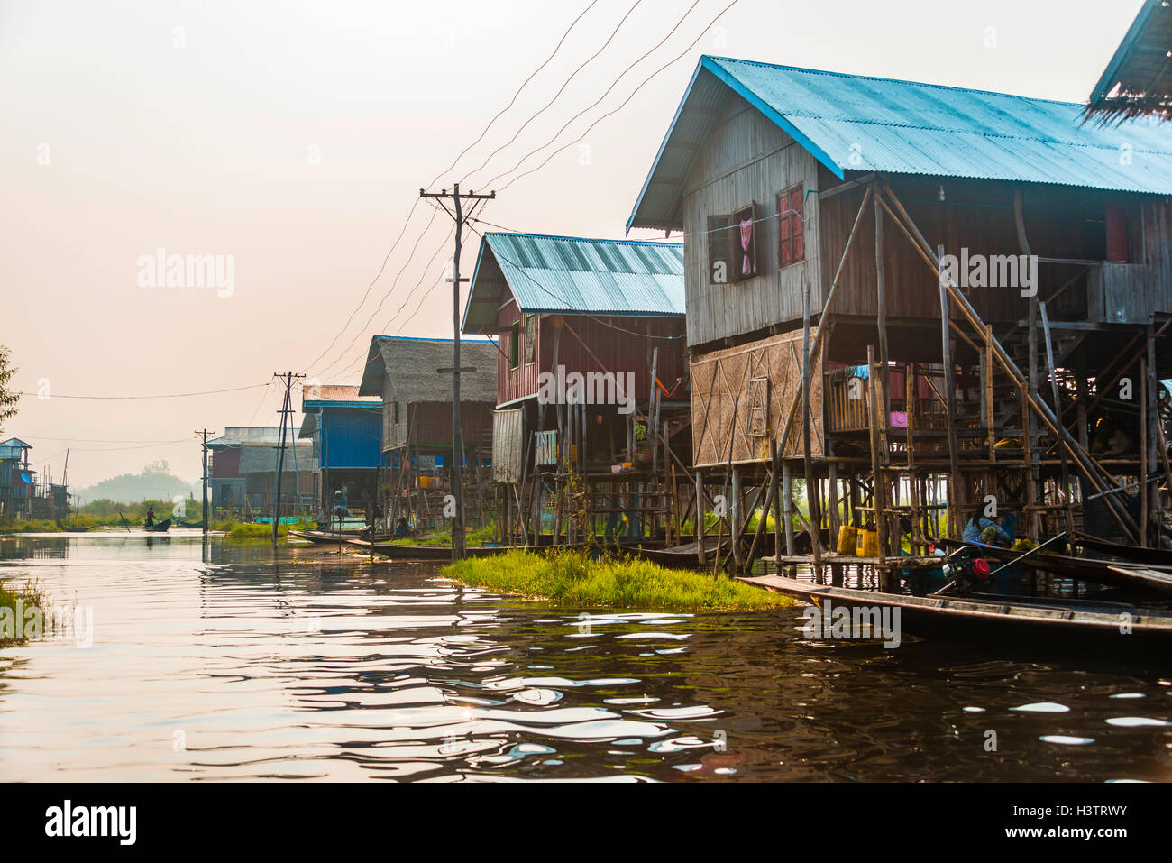 Third world houses hi-res stock photography and images - Alamy