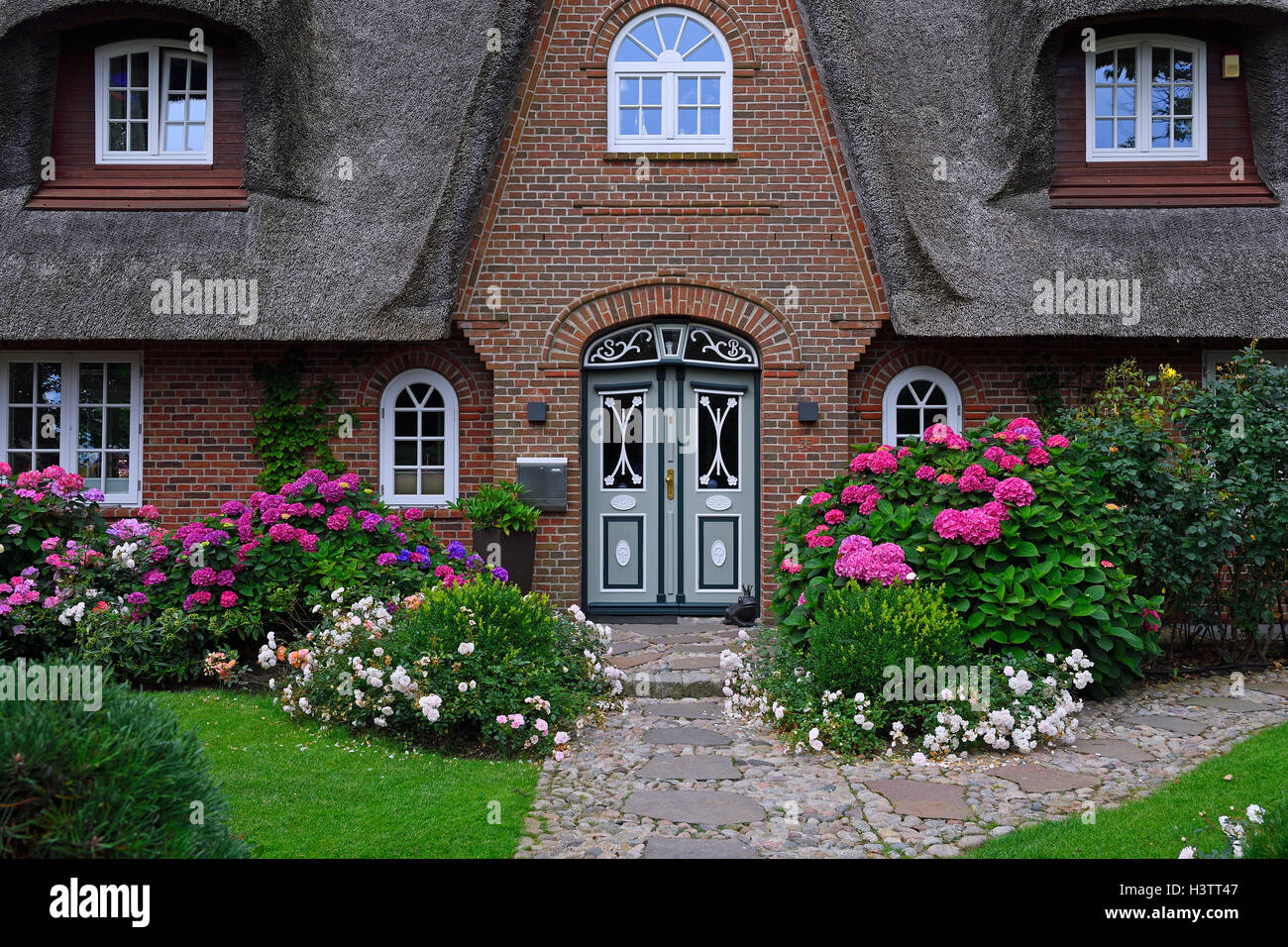 Entrance, traditional old Frisian house, thatched house, Keitum, Sylt ...