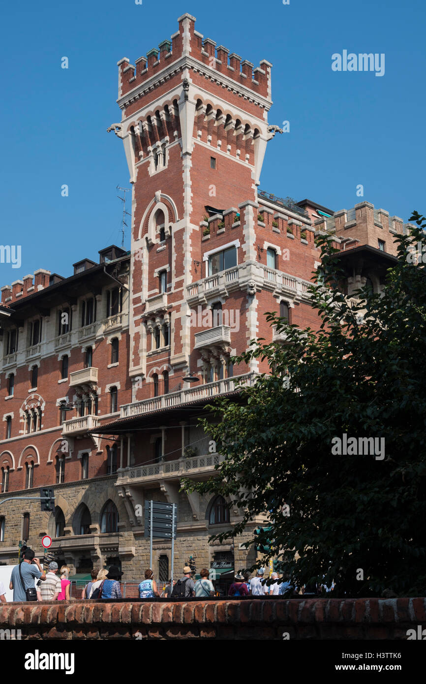 The red tower house hi-res stock photography and images - Alamy