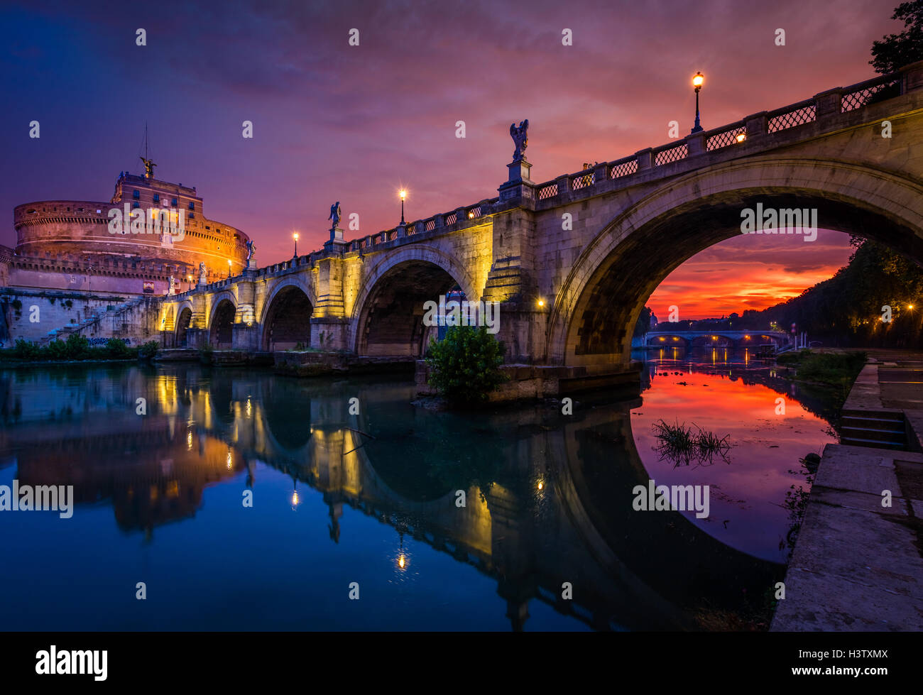 Cylindrical building hi-res stock photography and images - Alamy