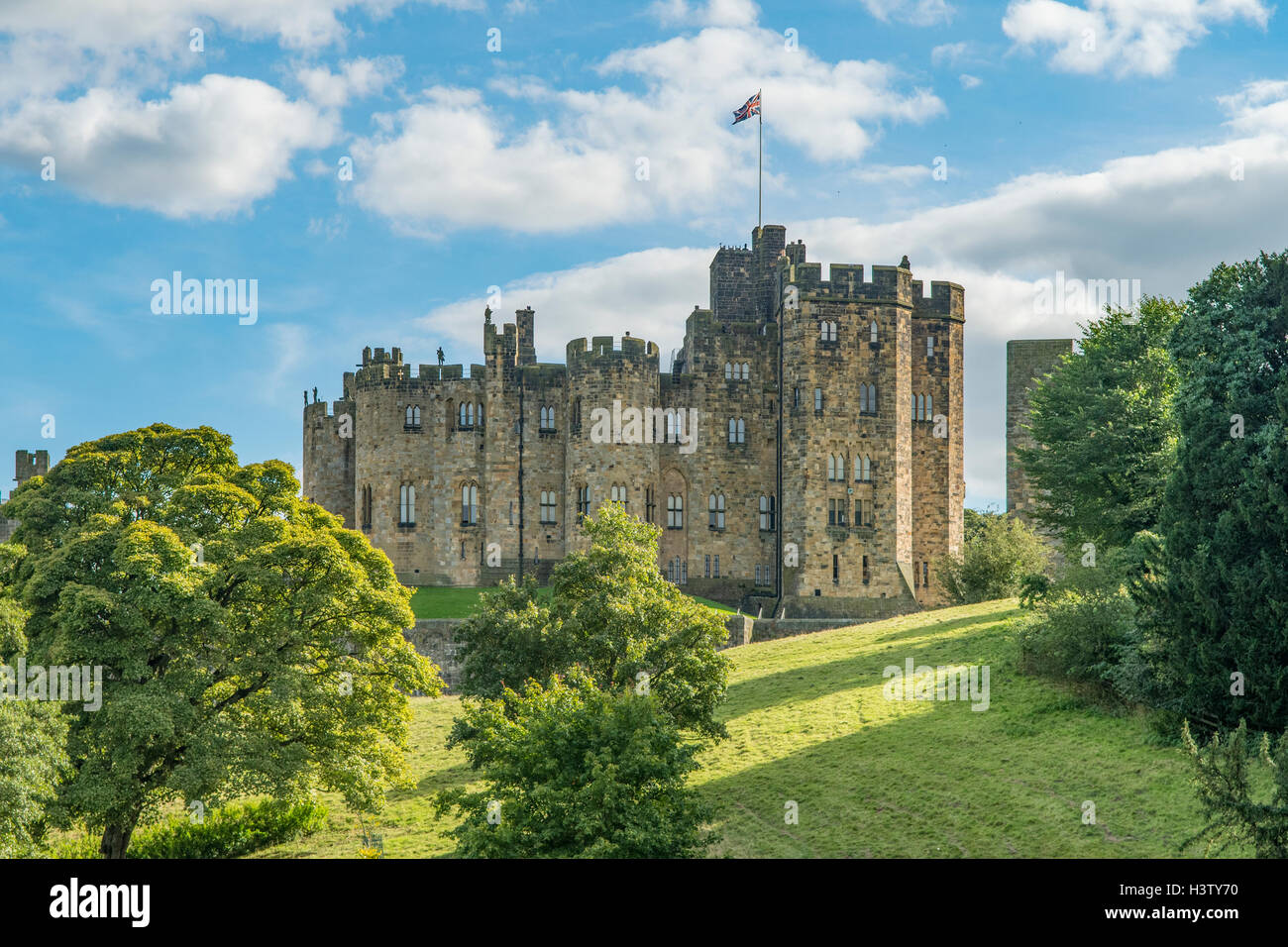 Alnwick Castle, Northumberland, England Stock Photo - Alamy