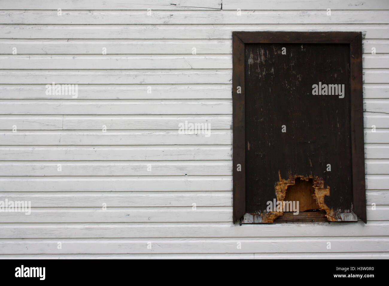 Abandoned cabin window Stock Photo - Alamy