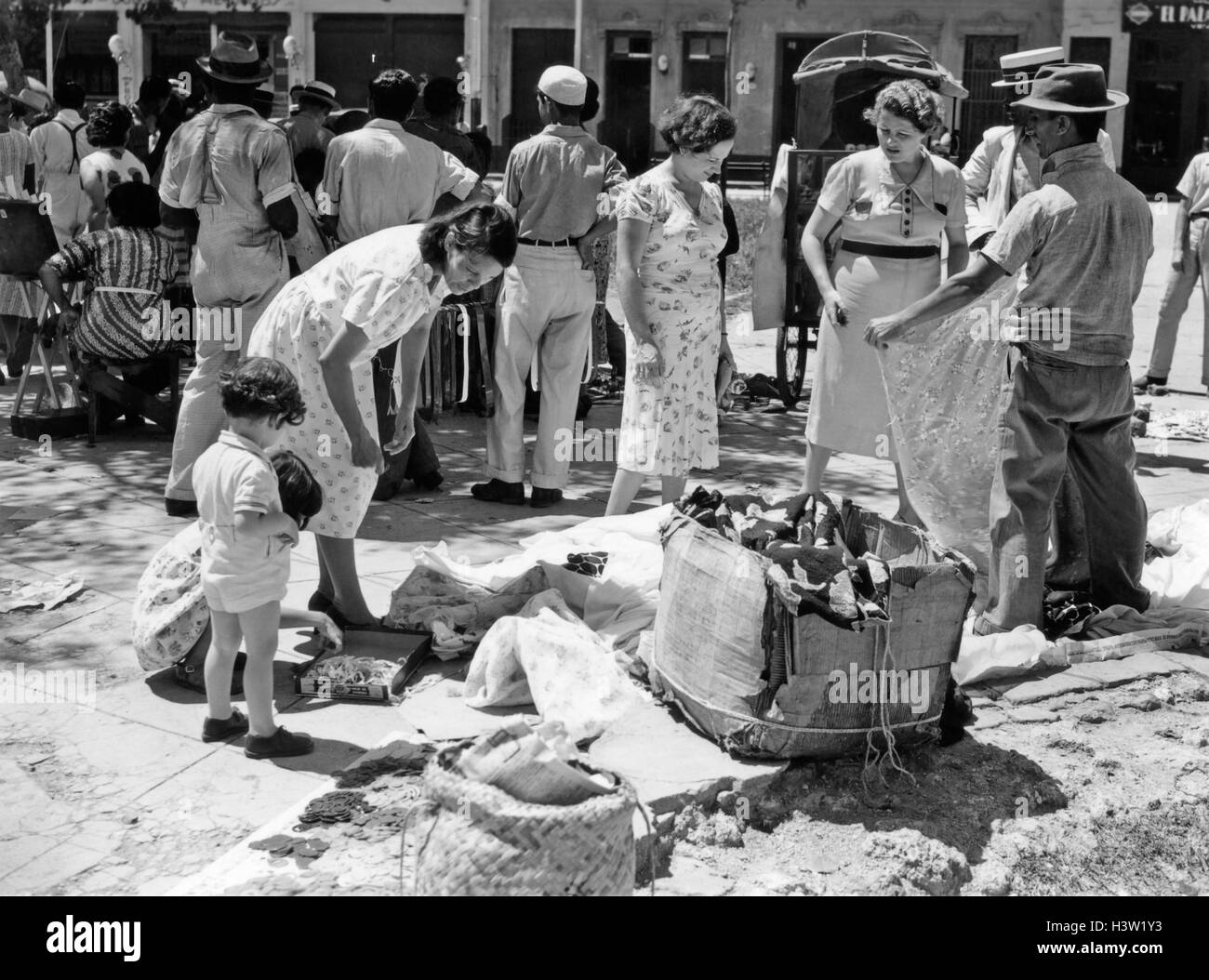 Cuba community service Black and White Stock Photos & Images - Alamy