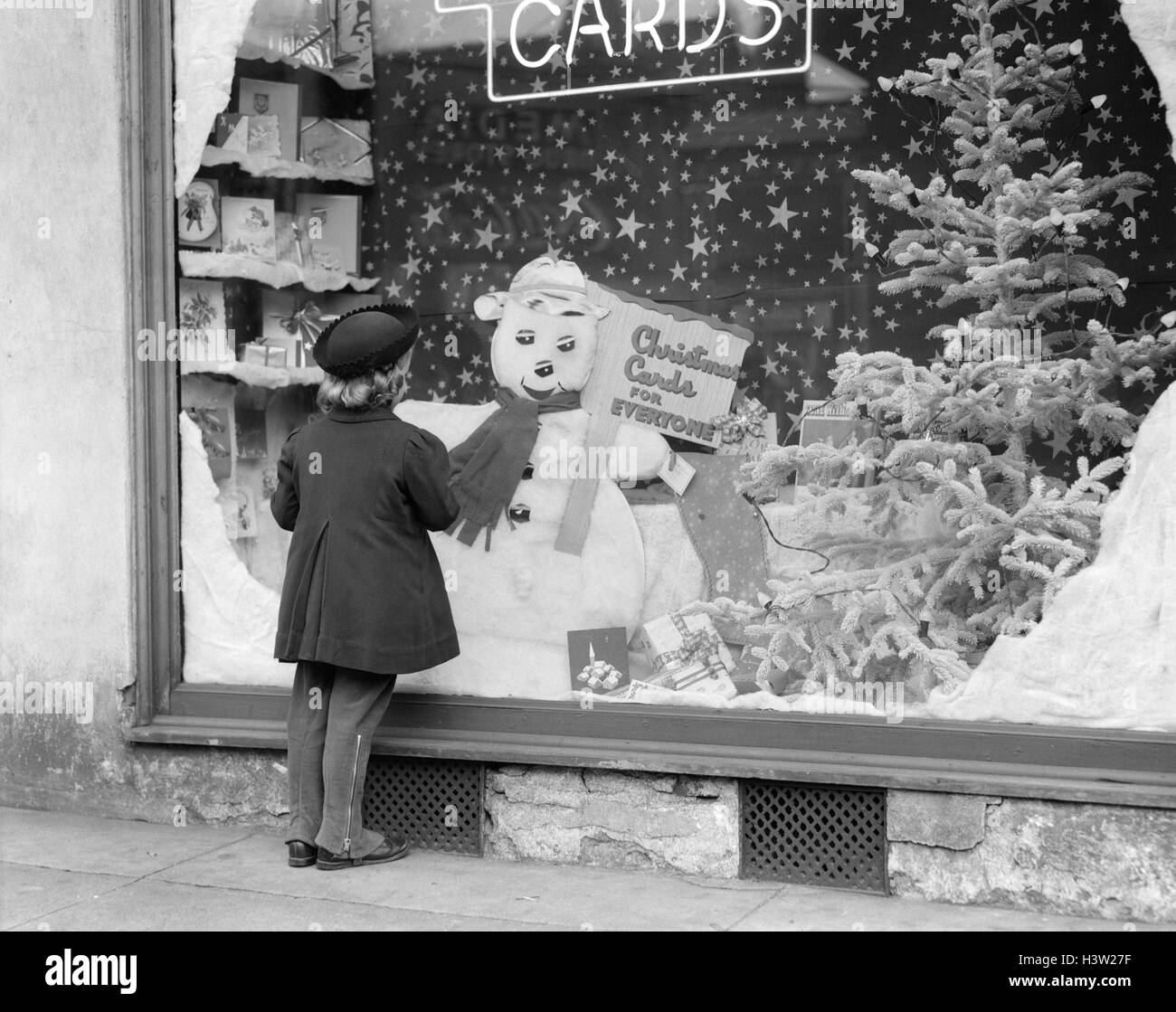 1940s christmas shopping High Resolution Stock Photography and Images ...