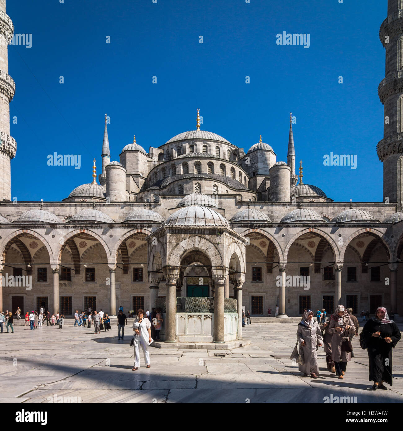 The main courtyard of the Blue Mosque ('Sultan Ahmed Mosque') in ...