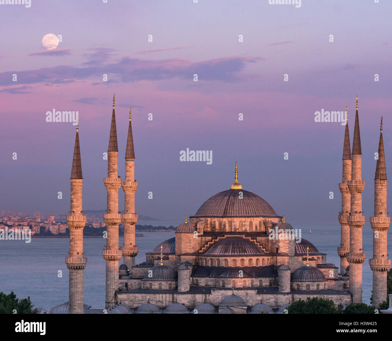 The sunset view of the Blue Mosque from the rooftop of a nearby hotel ...